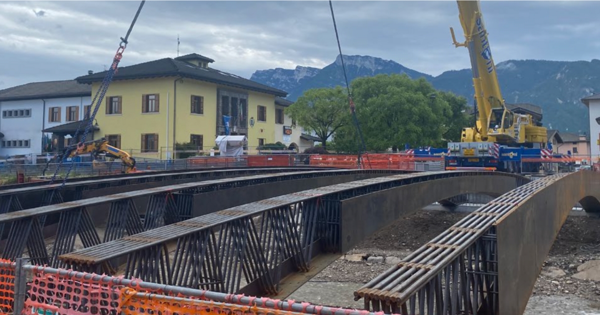 Come montare un ponte lungo 32 metri in 3 ore?